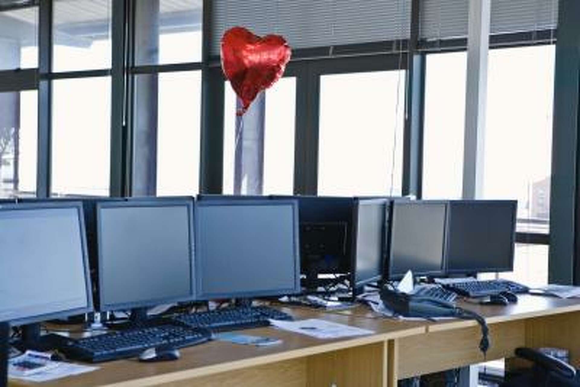 How to Split a Screen Onto Two Monitors