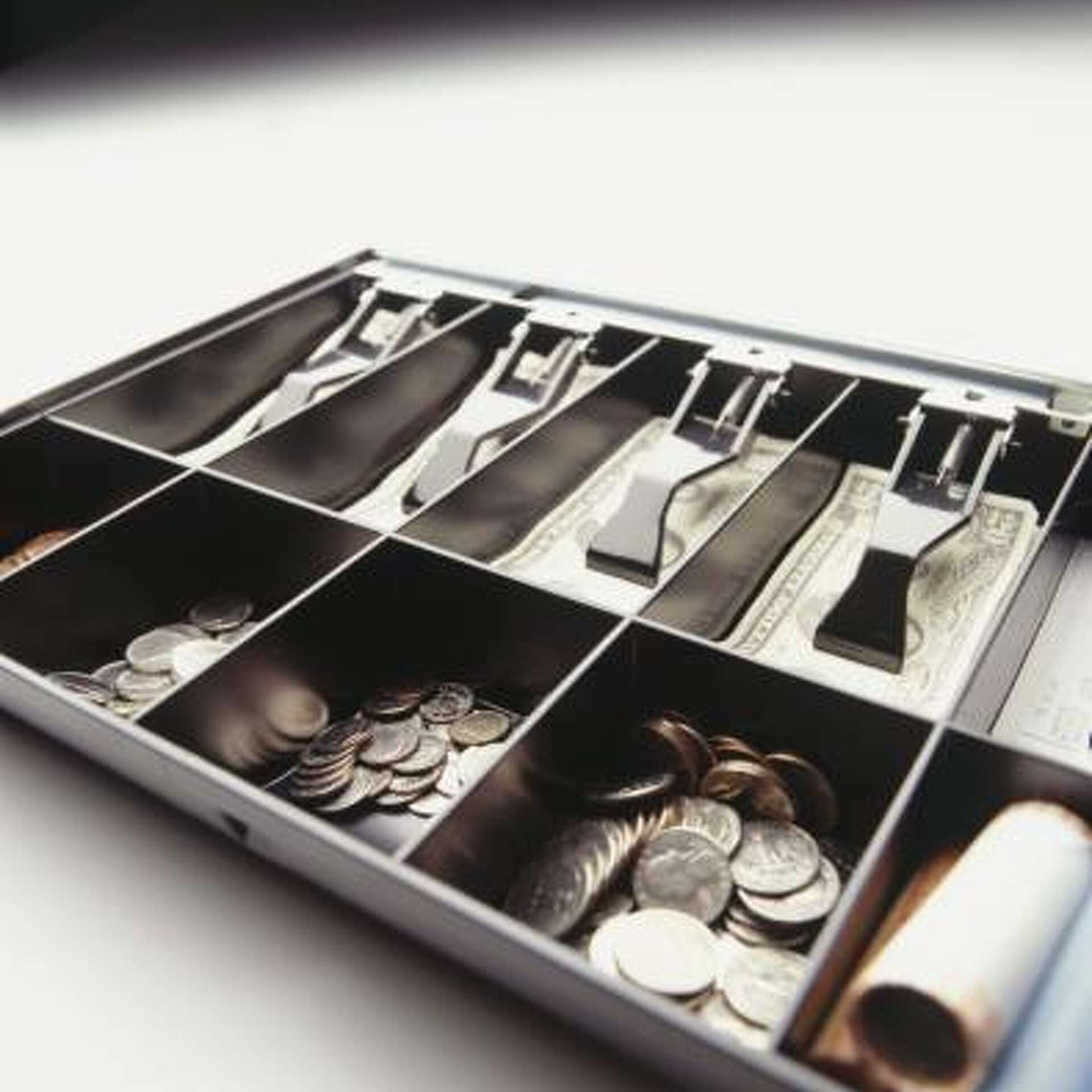 Standardizing Procedures for Cash Drawers in Restaurants