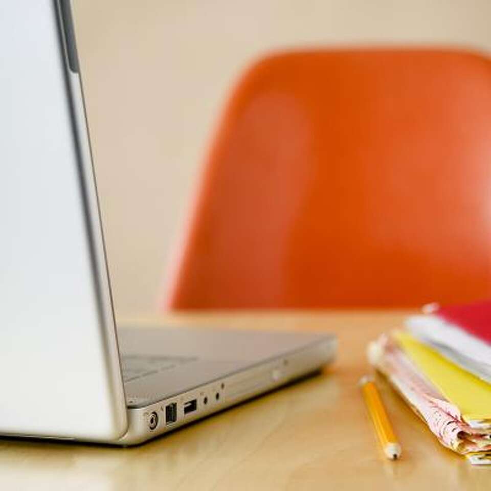 How to Start a Computer Repair Business From Home