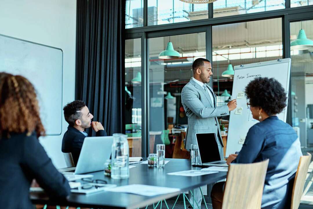 How to Start a Filing System for a Small Business