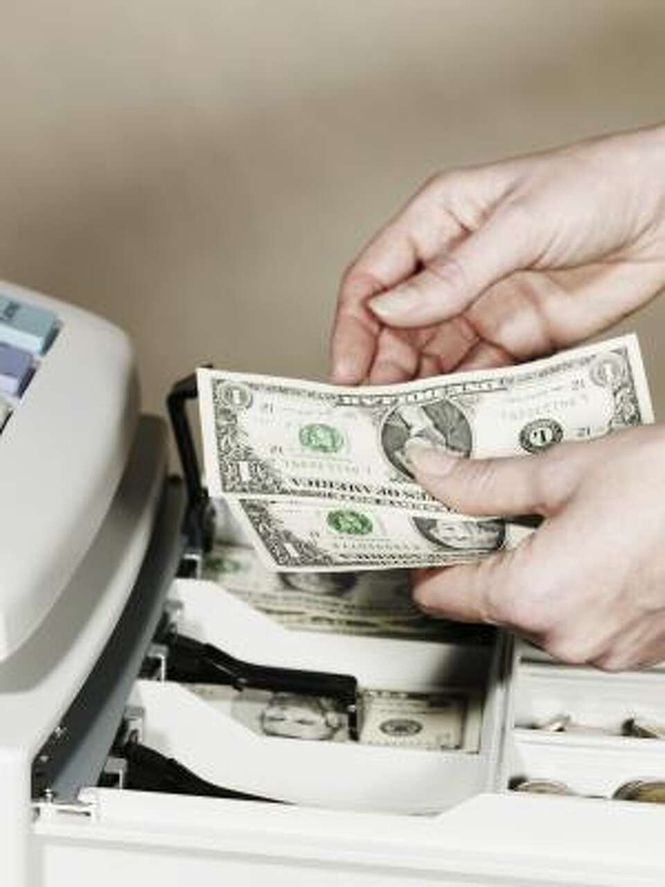 How to Start Up a Dollar Store Business