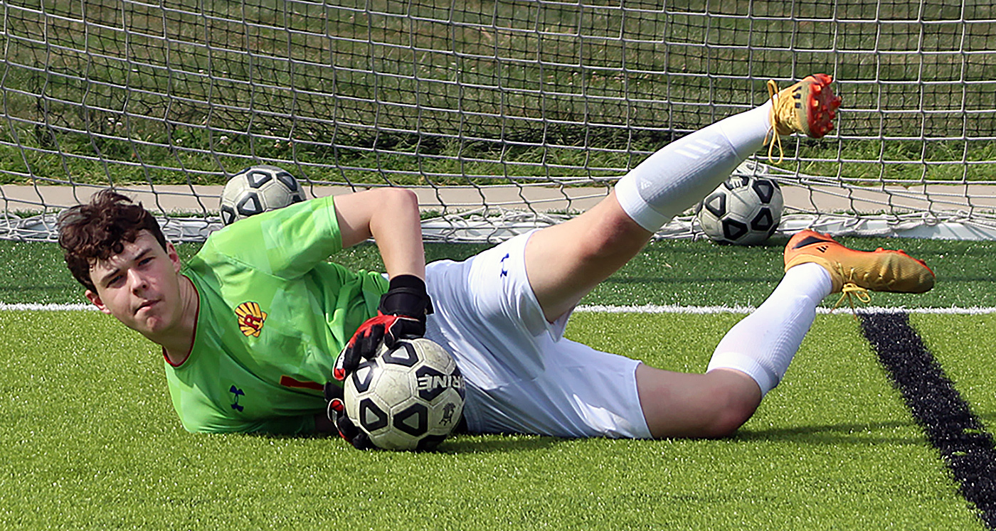 Marquette Catholic soccer team wins third straight, shuts out Roxana