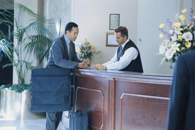 Tips on Training New Employees for the Front Desk