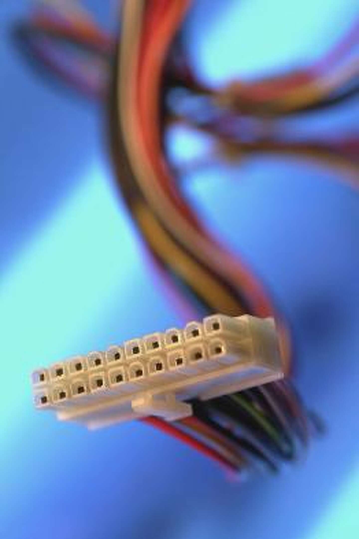 How to Turn on a Computer's Power Supply Without the Motherboard