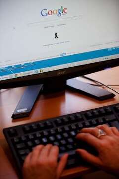 How to Use a Modem & Computer as a Telephone