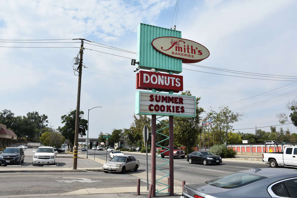 As small-town bakeries vanish across Calif., this one keeps on booming