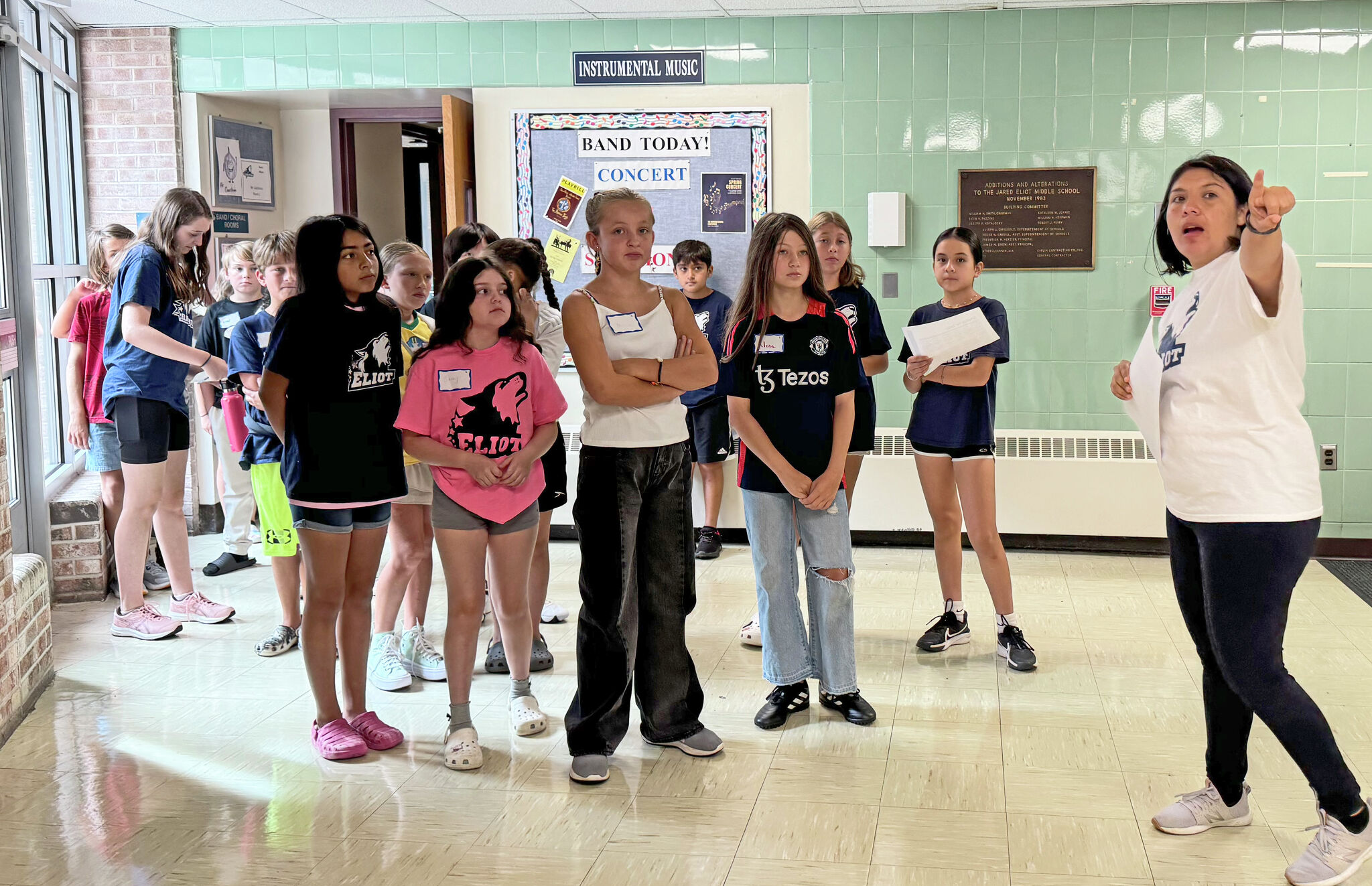 Clinton middle schoolers get dry run of first day of school