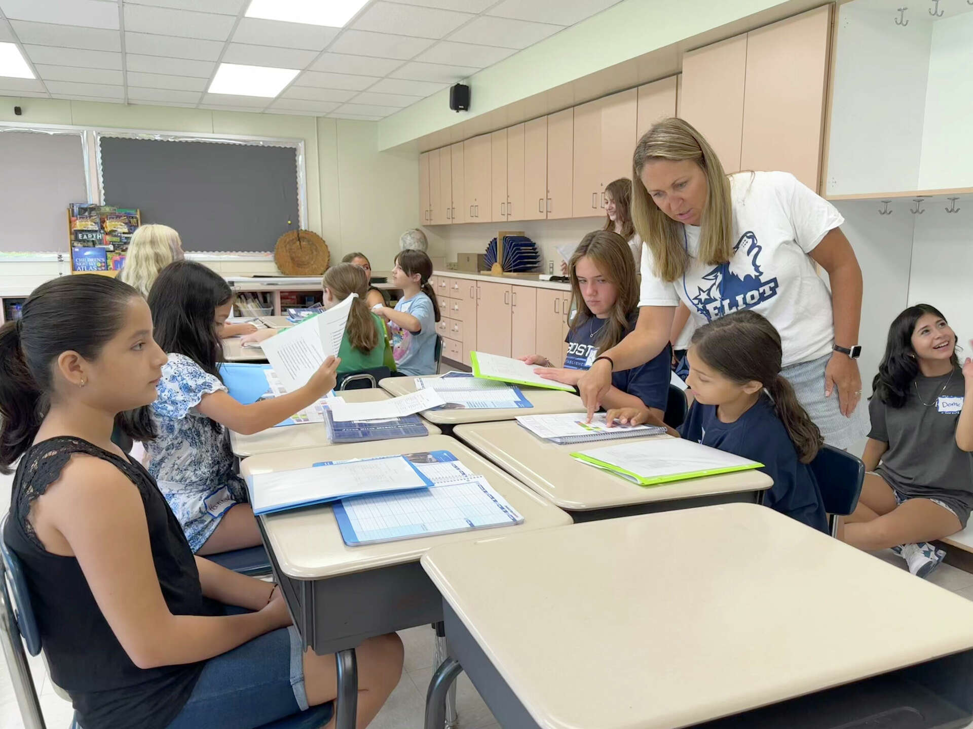Clinton middle schoolers get dry run of first day of school