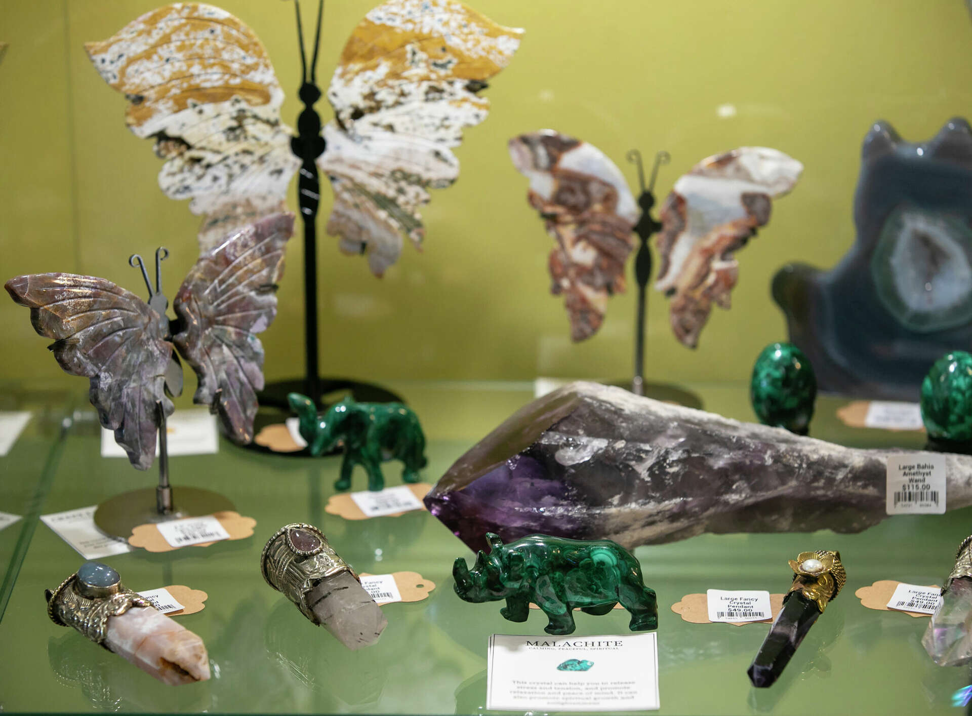 Clinton's Salt Leaf offers teas, herbal drinks, lattes and a salt room