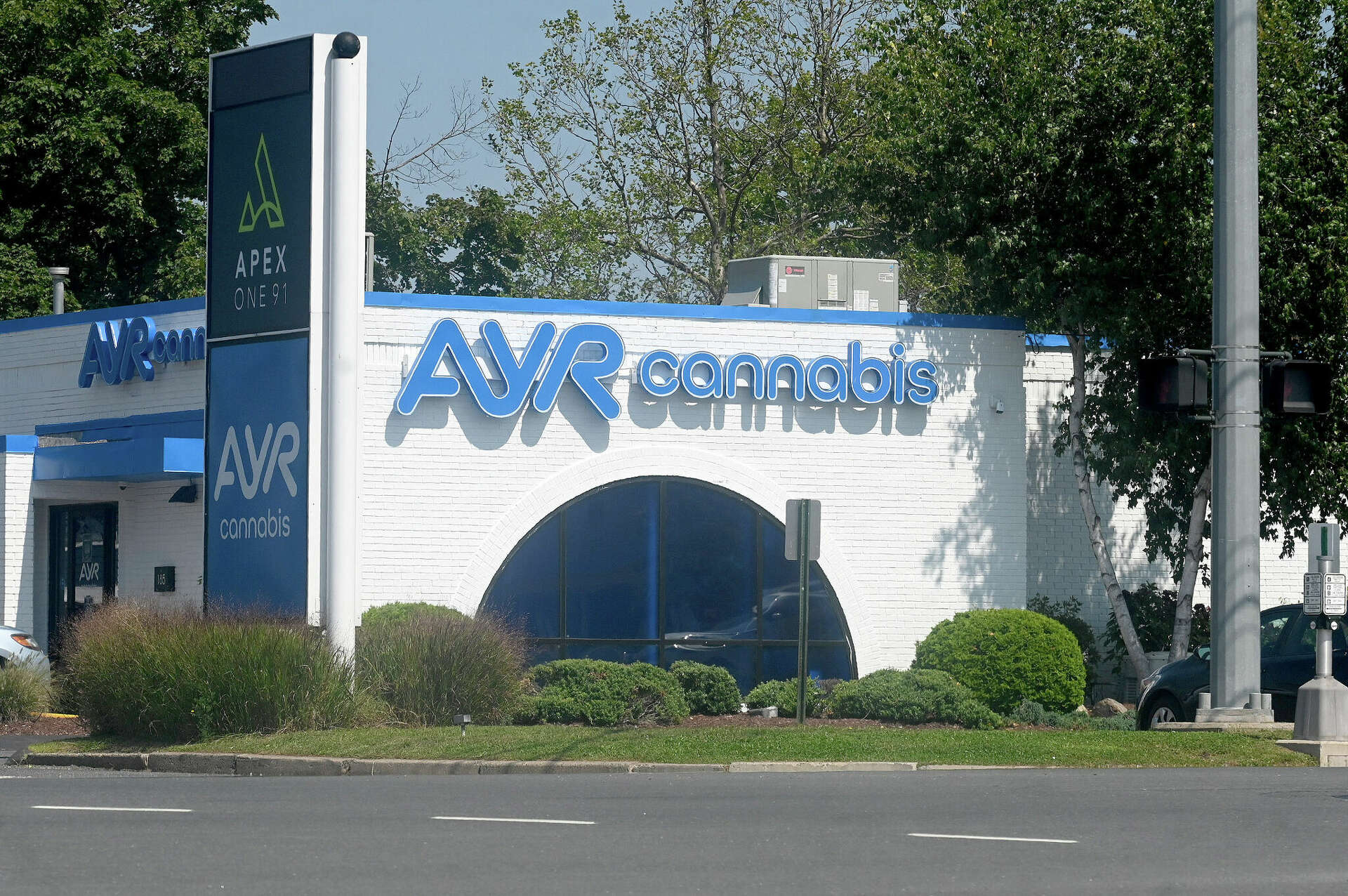 Ayr Wellness' drive-thru cannabis dispensary opens in Manchester