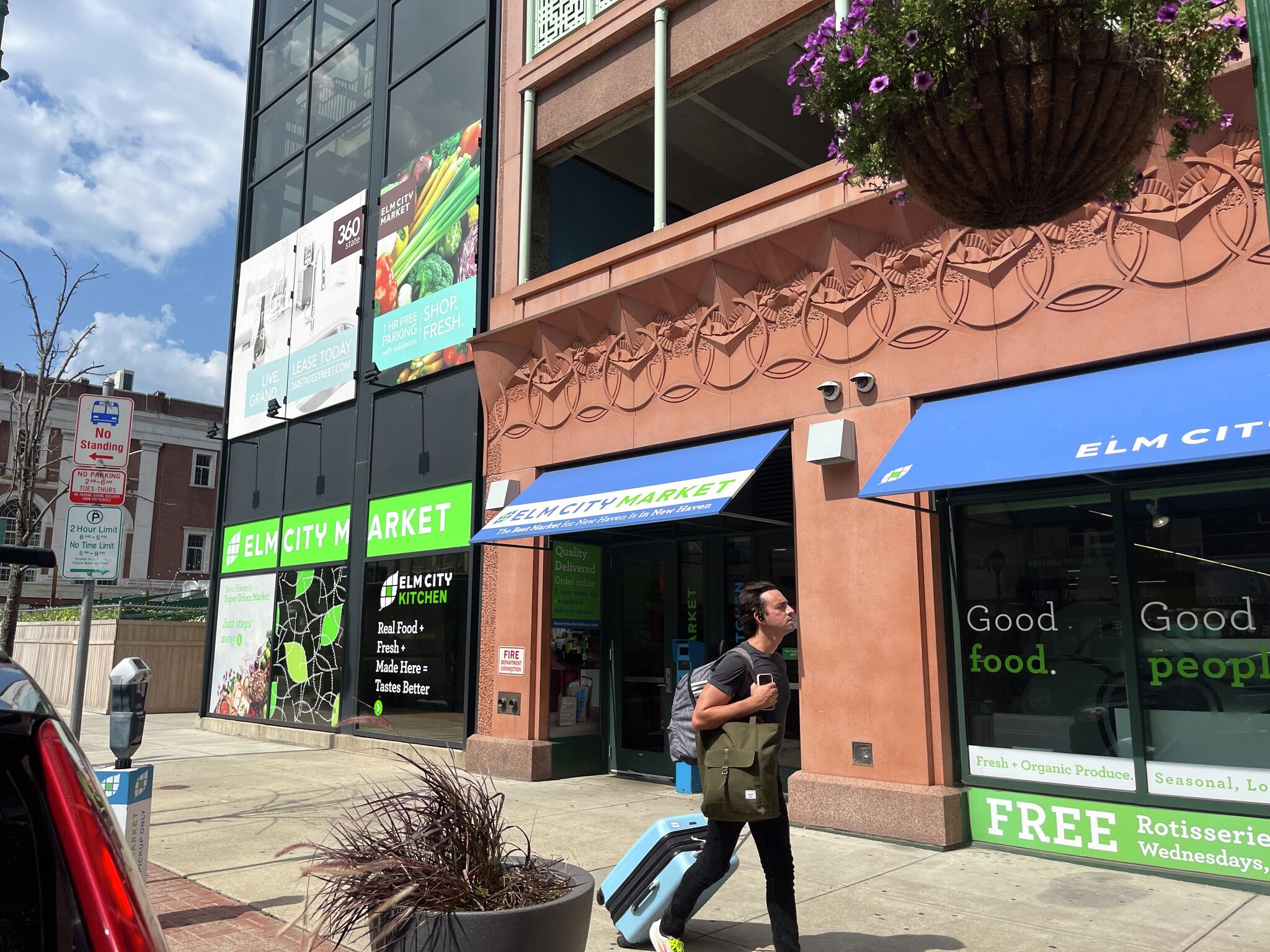 Market 360 opens in New Haven’s old Elm City Market space
