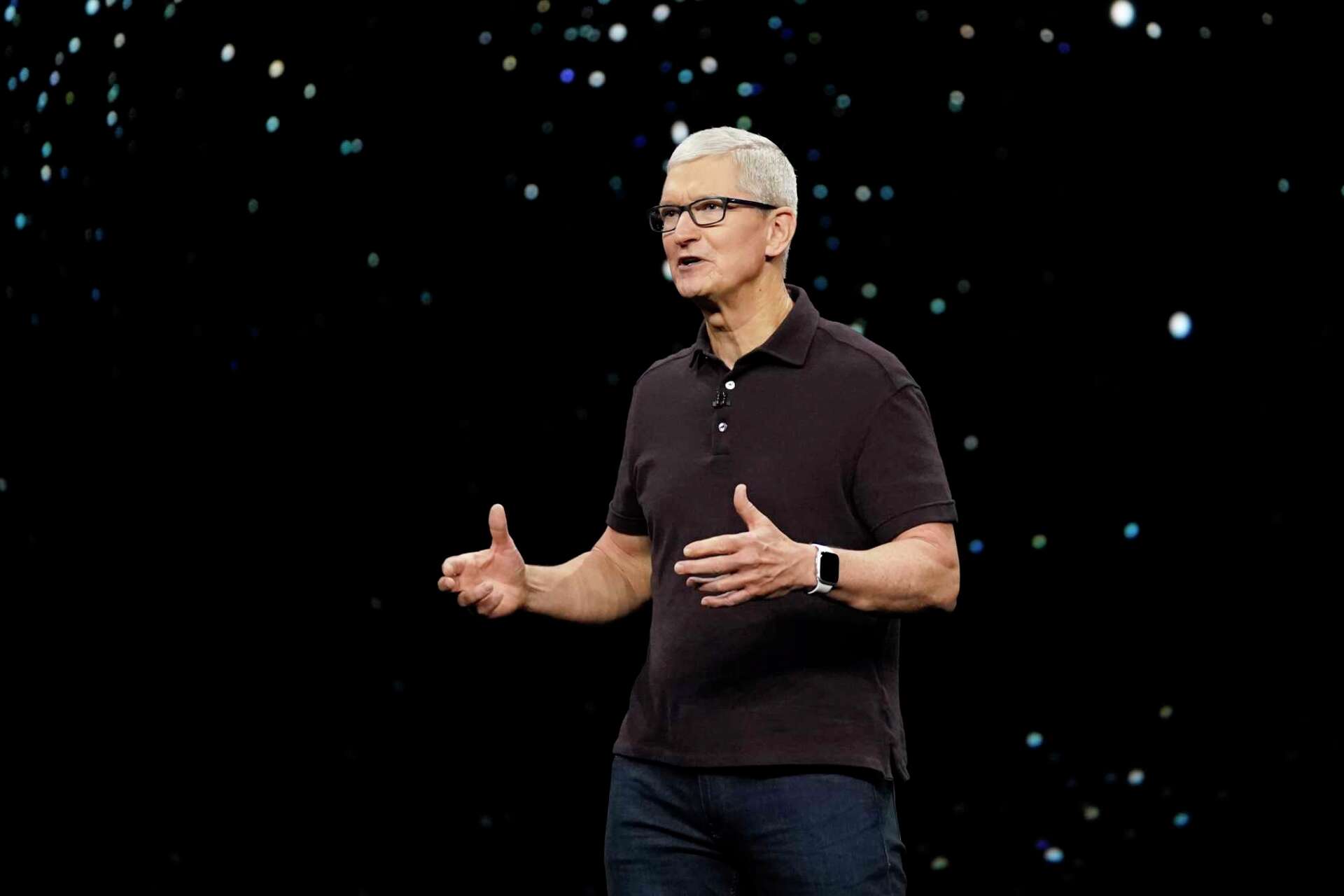 Tim Cook stepping down as Apple CEO, successor named