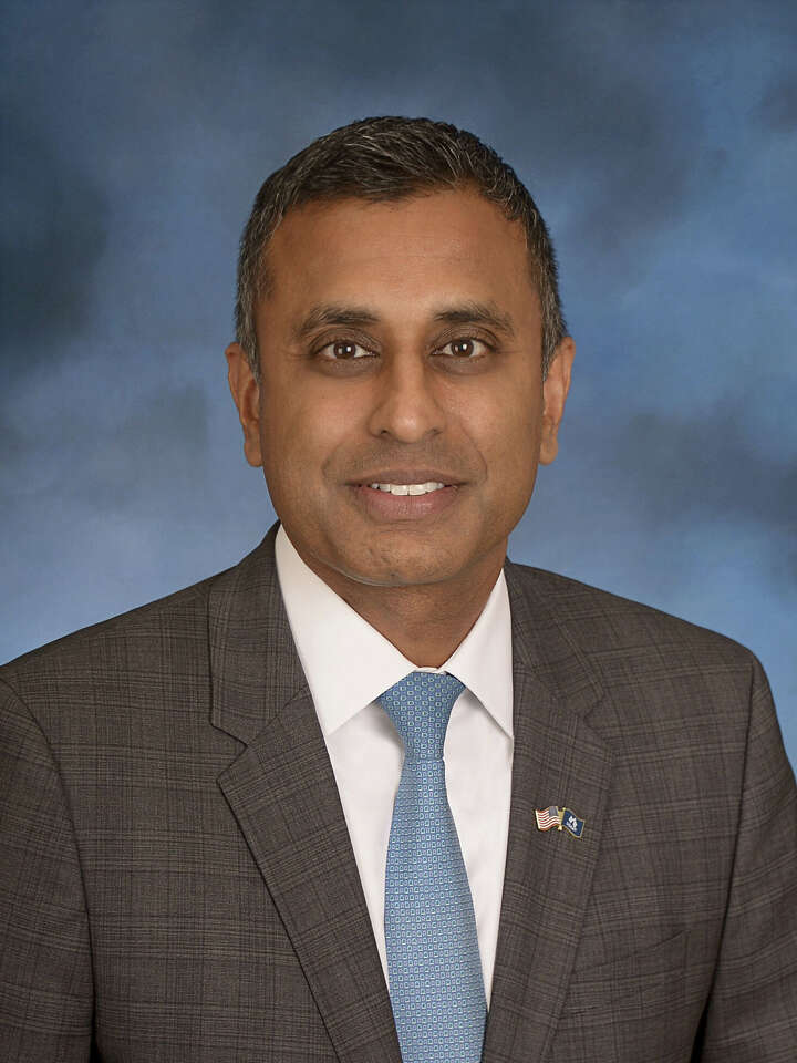 New USAA CEO announces departures of several executives