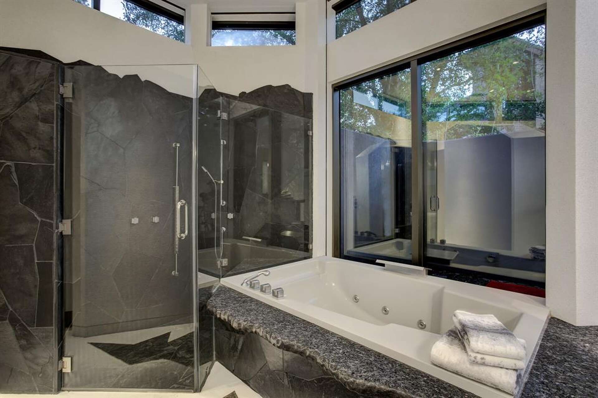 Houston 'Darth Vader House': Washington Ho takes over listing
