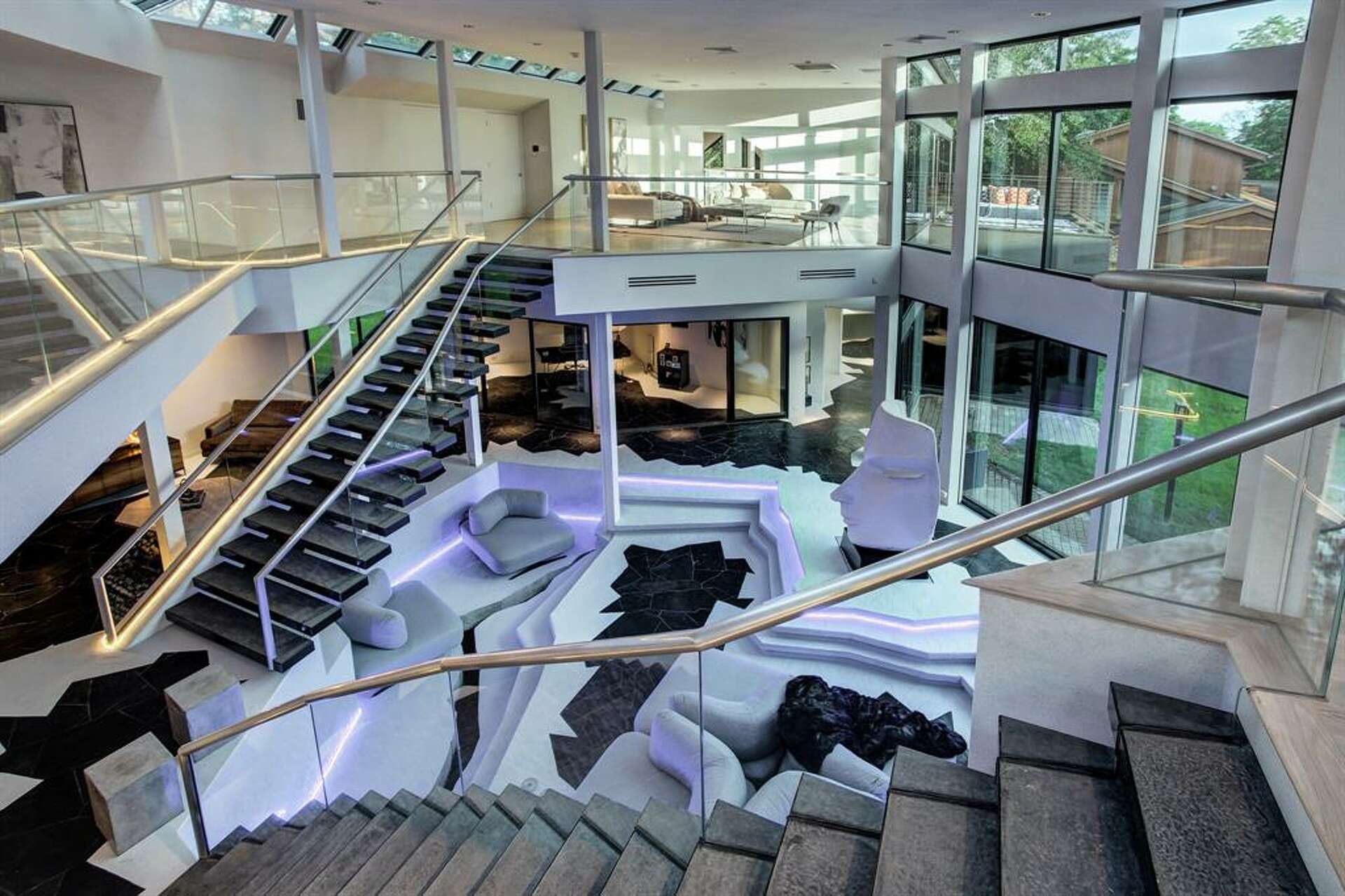 Houston's 'Darth Vader house' to get new identity in sale to sculptor