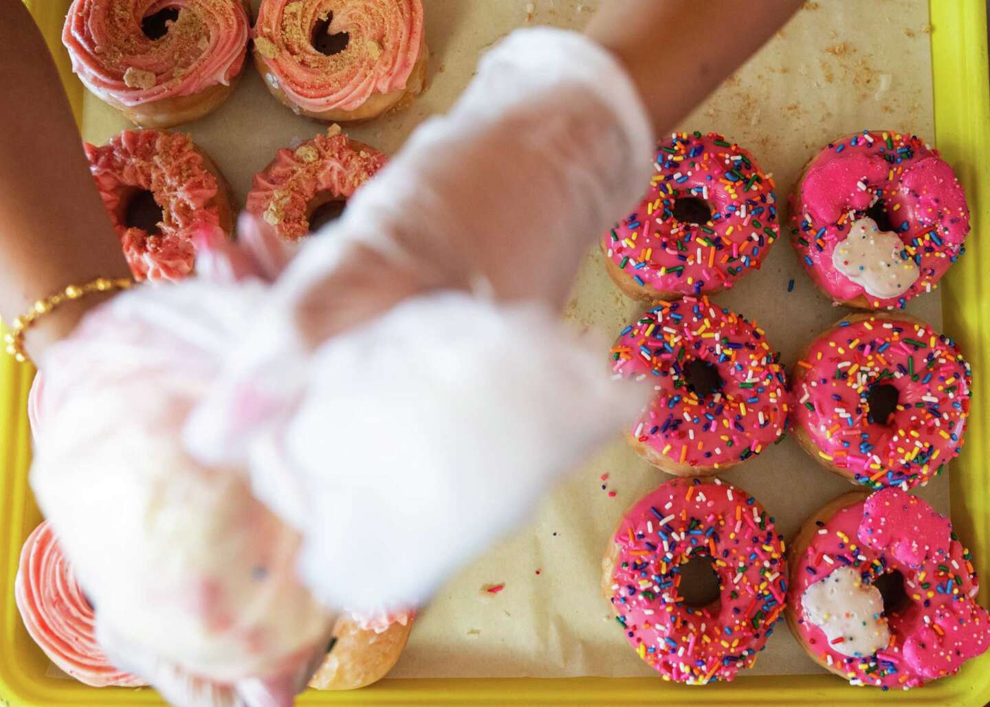 Robin's Snowflake Donuts: From struggling business to viral sensation
