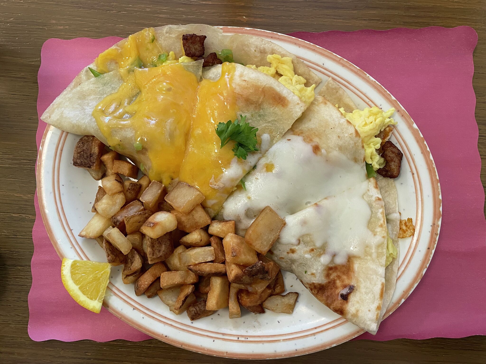 Local food reviewer visits Ala Mode Restaurant in Big Rapids