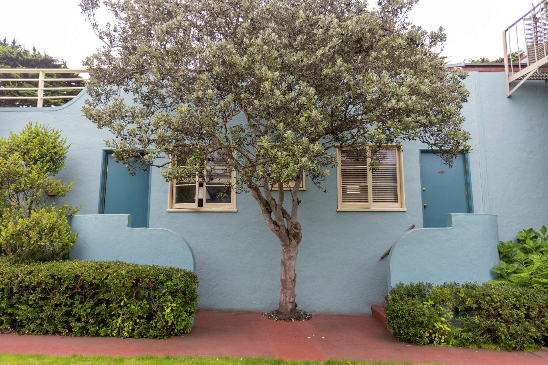 How the first motel in SF has kept the light on for 87 years