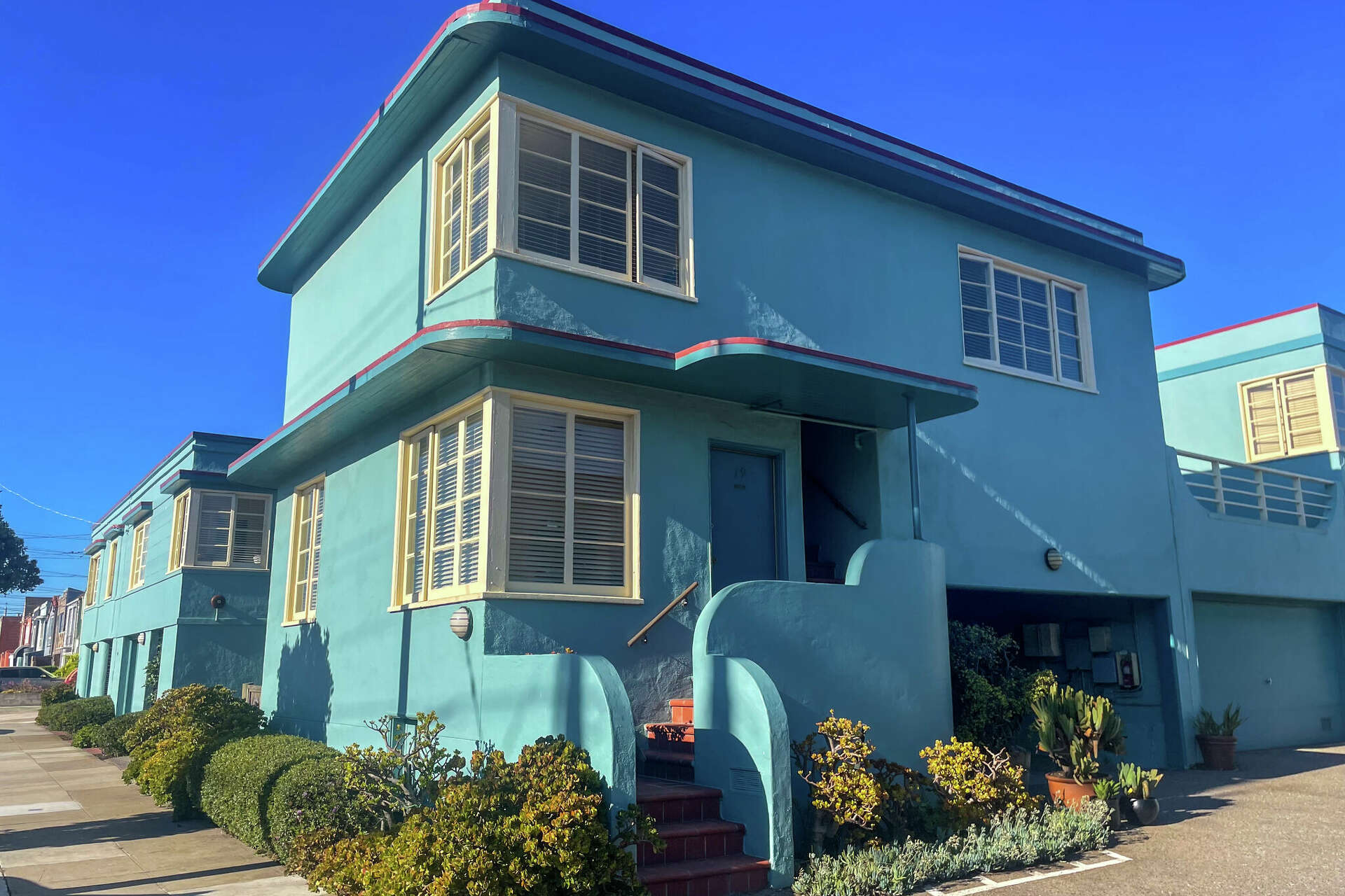 How the first motel in SF has kept the light on for 87 years