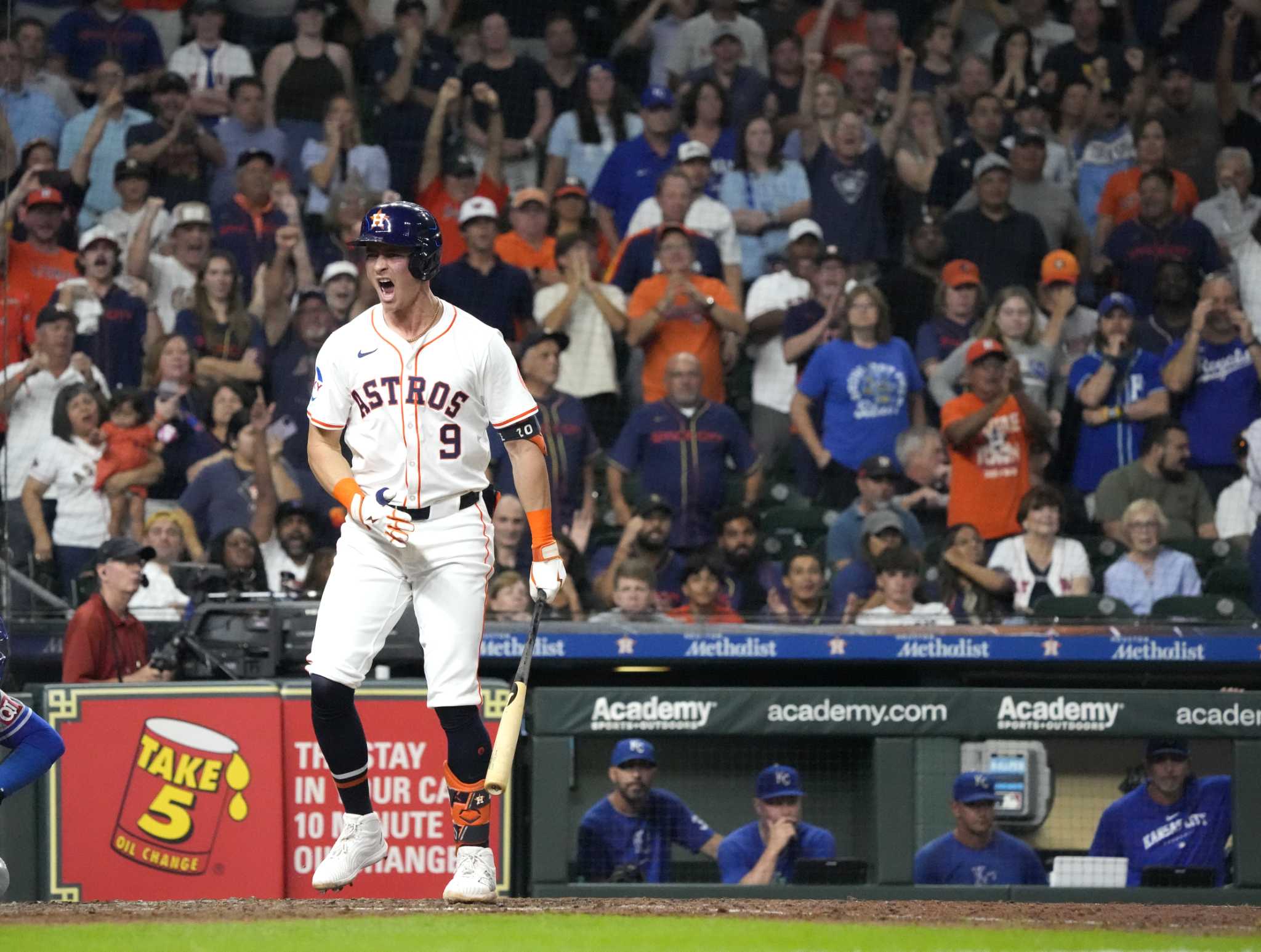 Joe Espada seeing results from utilizing Astros bench late in games