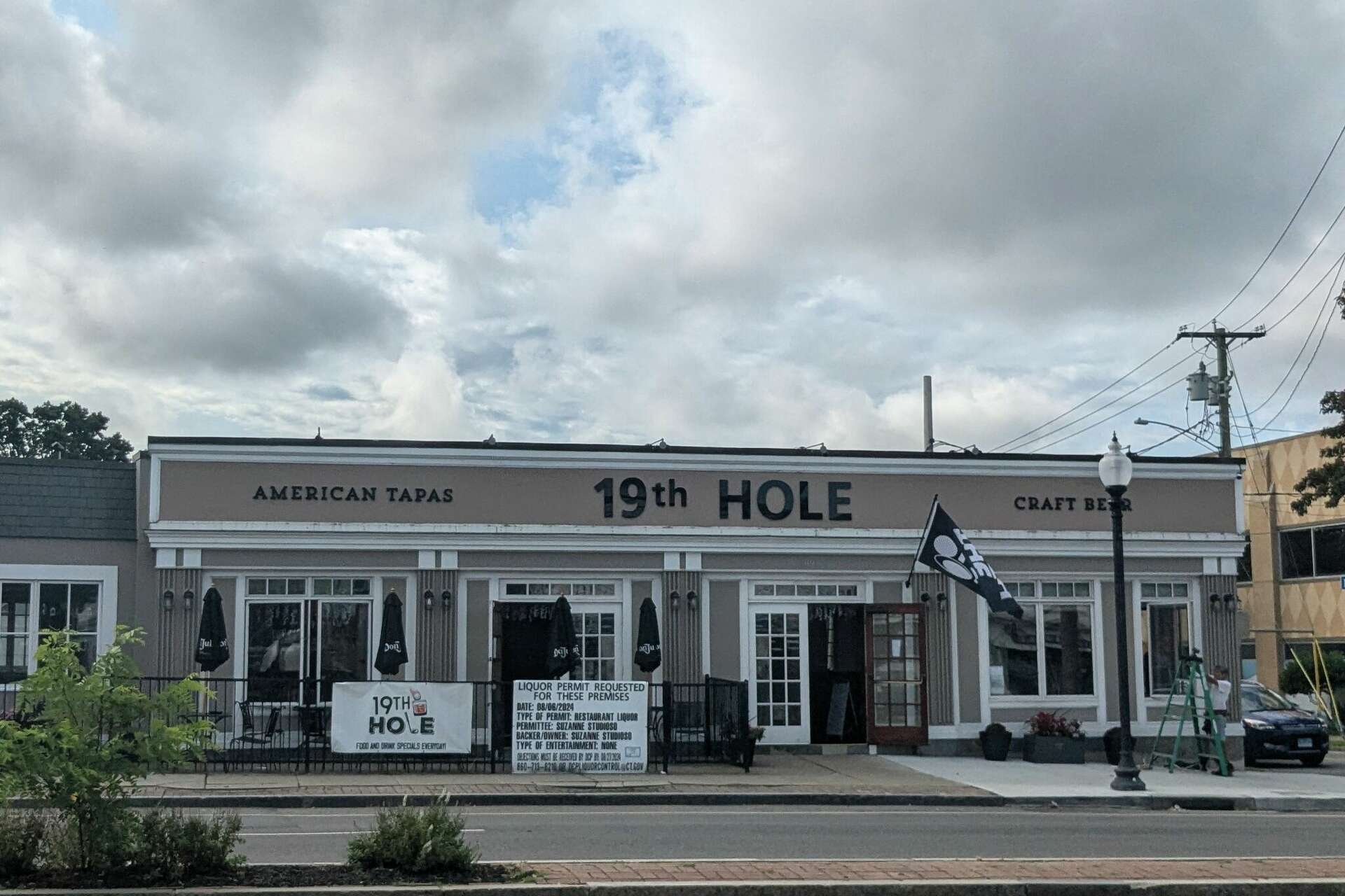 Bridgeport's 19th Hole Bar & Grill opens in Black Rock