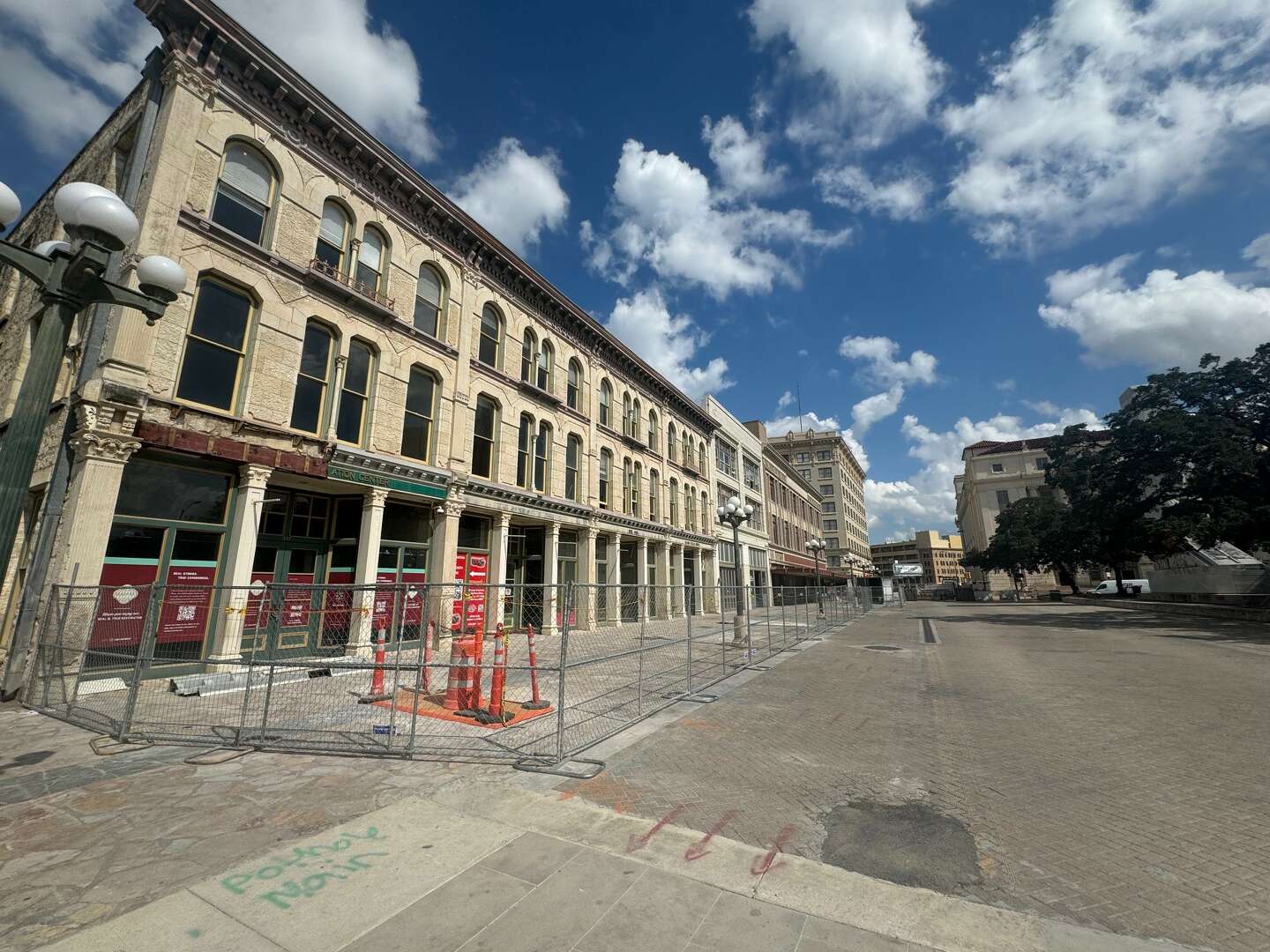 Massive renovations begin near Alamo's landmark plaza