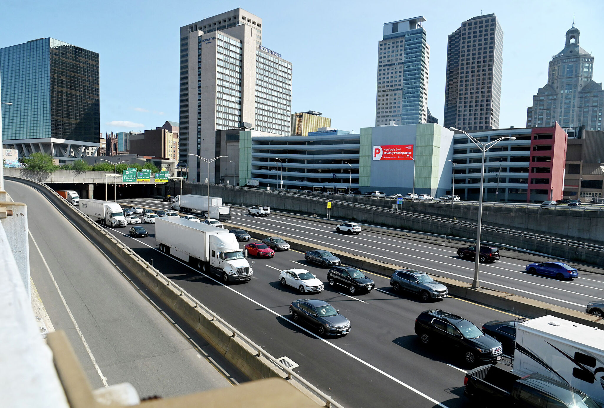 CT DOT launches new Distracted Driving Awareness Month campaign