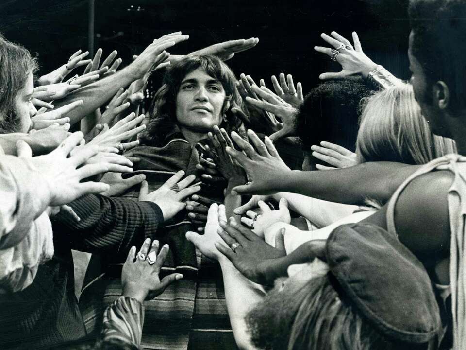 They met in a 1969 production of ‘Hair.’ Now they’re getting married