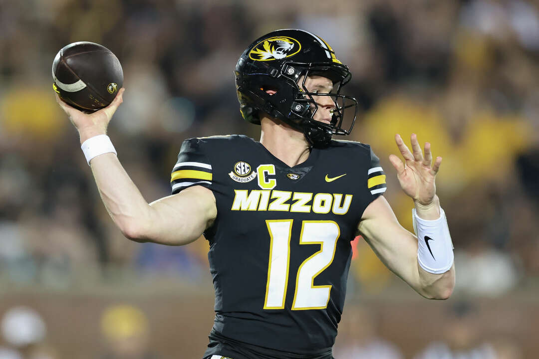 Update: Mizzou QB Brady Cook leaves with injury vs. Auburn football