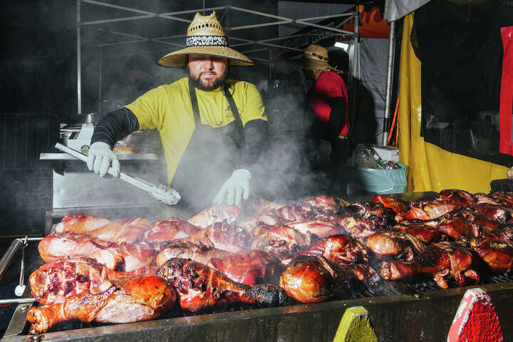 20,000 people swarm SF's Sunset District for massive night market