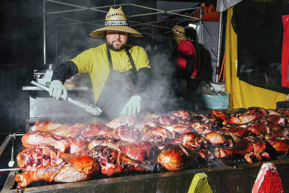 20,000 people swarm SF's Sunset District for massive night market