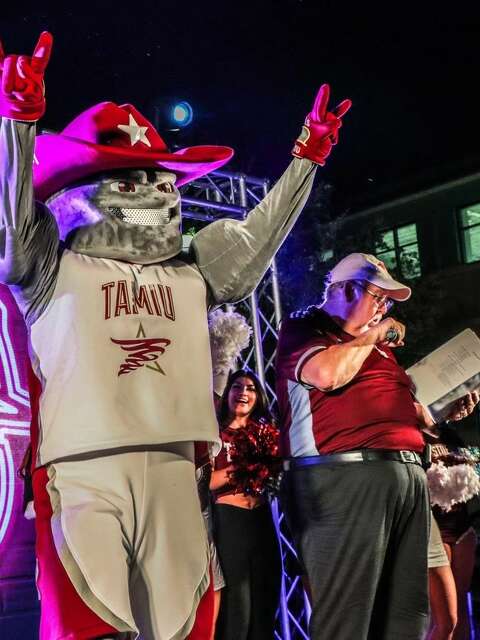 TAMIU's mascot Dusty gets a new look