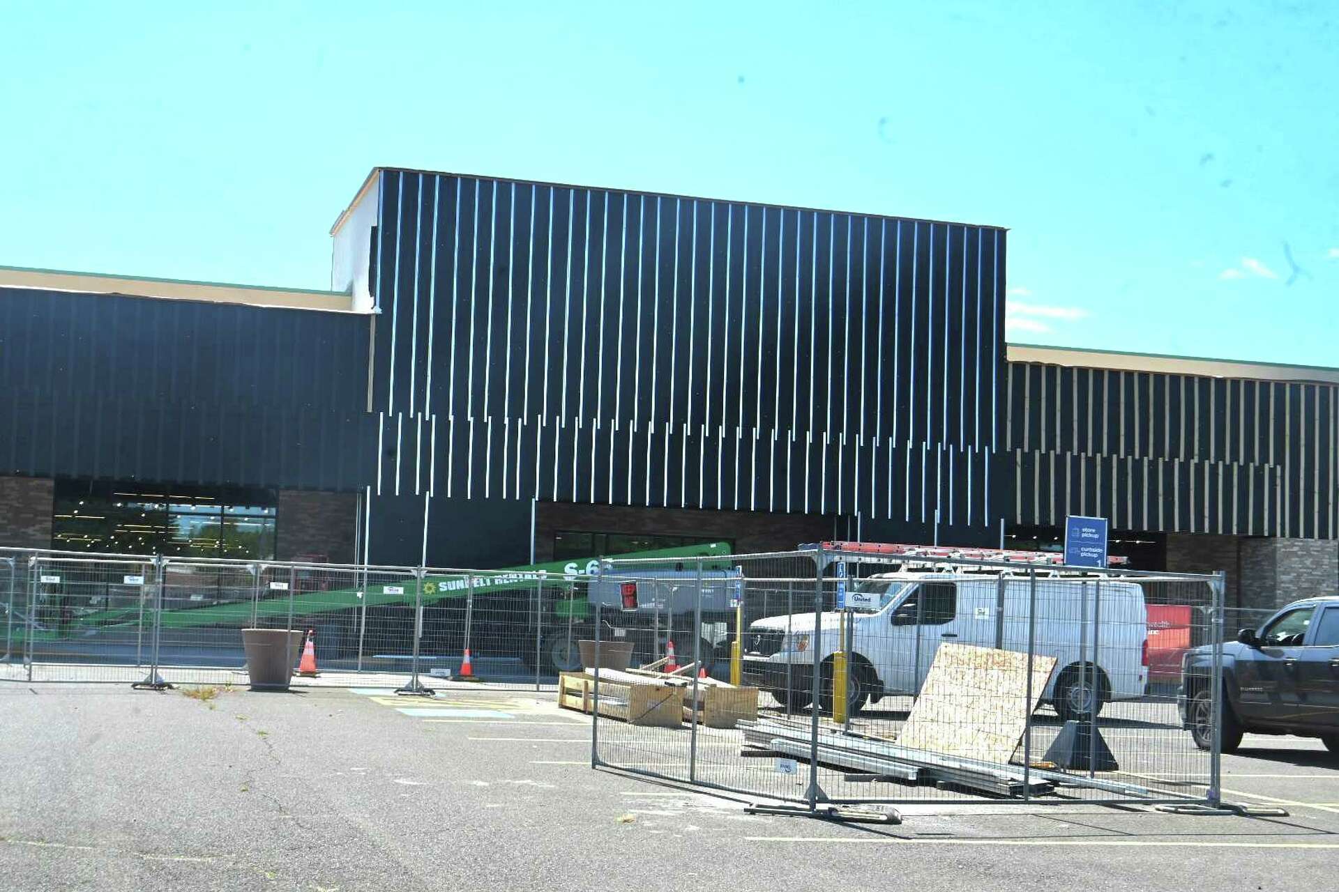 LL Bean's new Enfield location is set to open Oct. 4