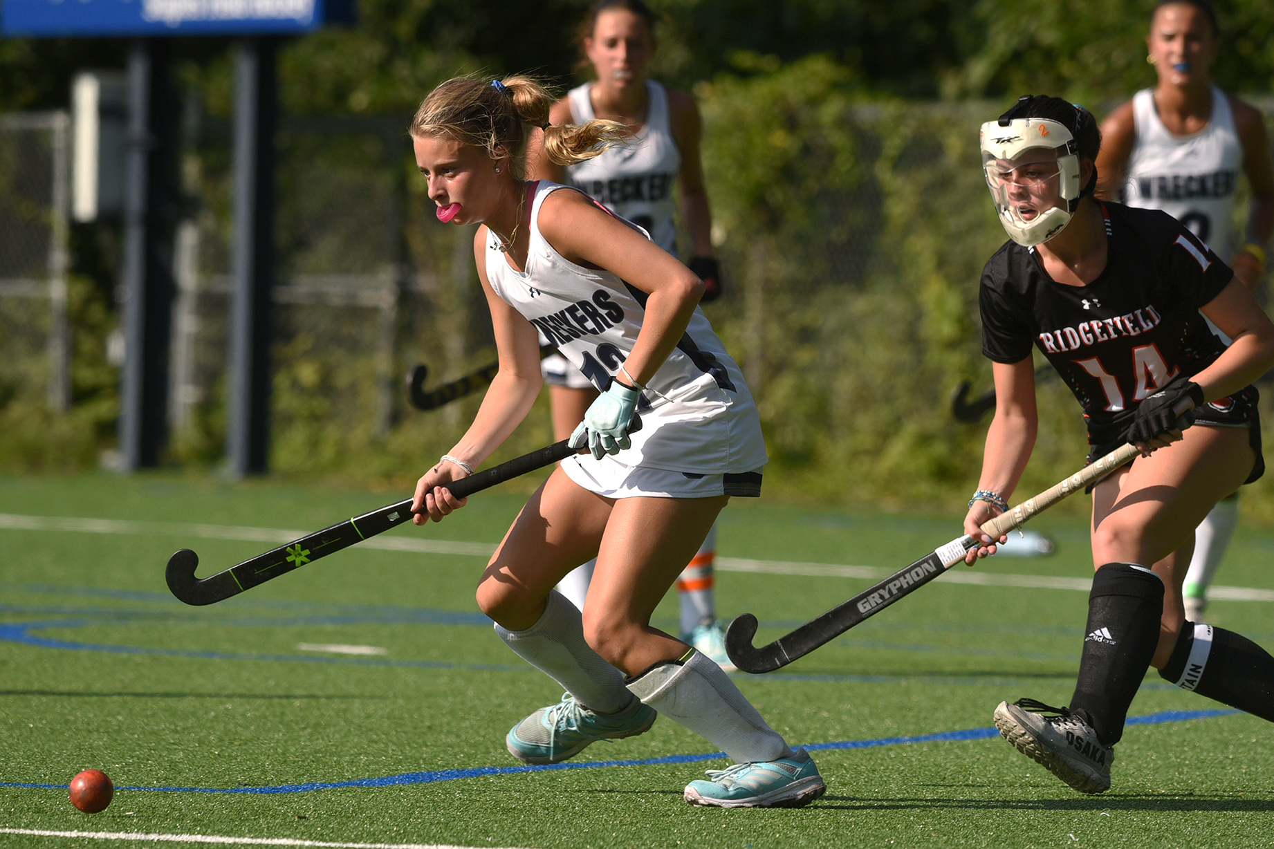 Staples field hockey romps over Ridgefield in 2024 opener