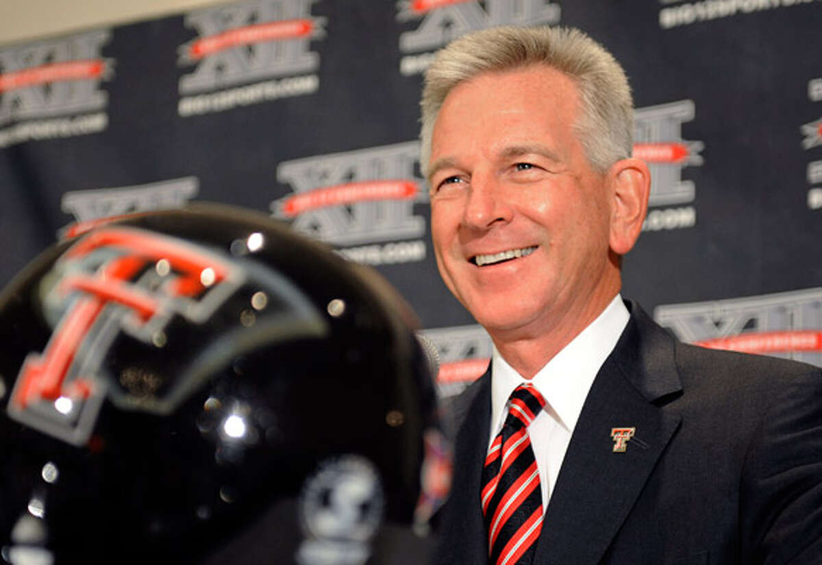 Tuberville leaves Texas Tech for Cincinnati