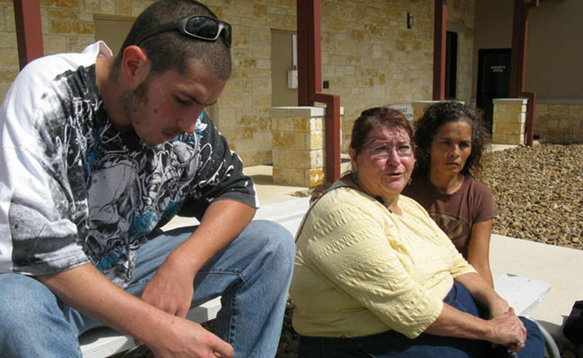 Bandera deputies kill Lakehills man