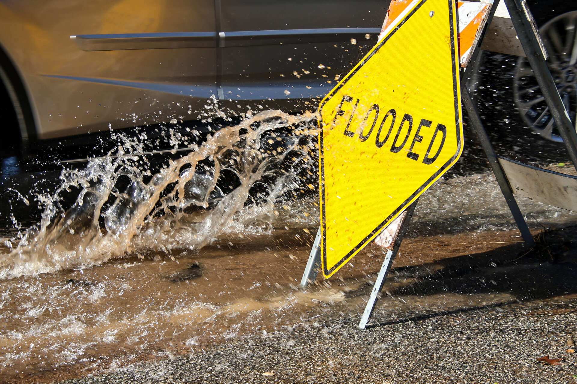 Extensive search underway for vanished girl in Texas flood