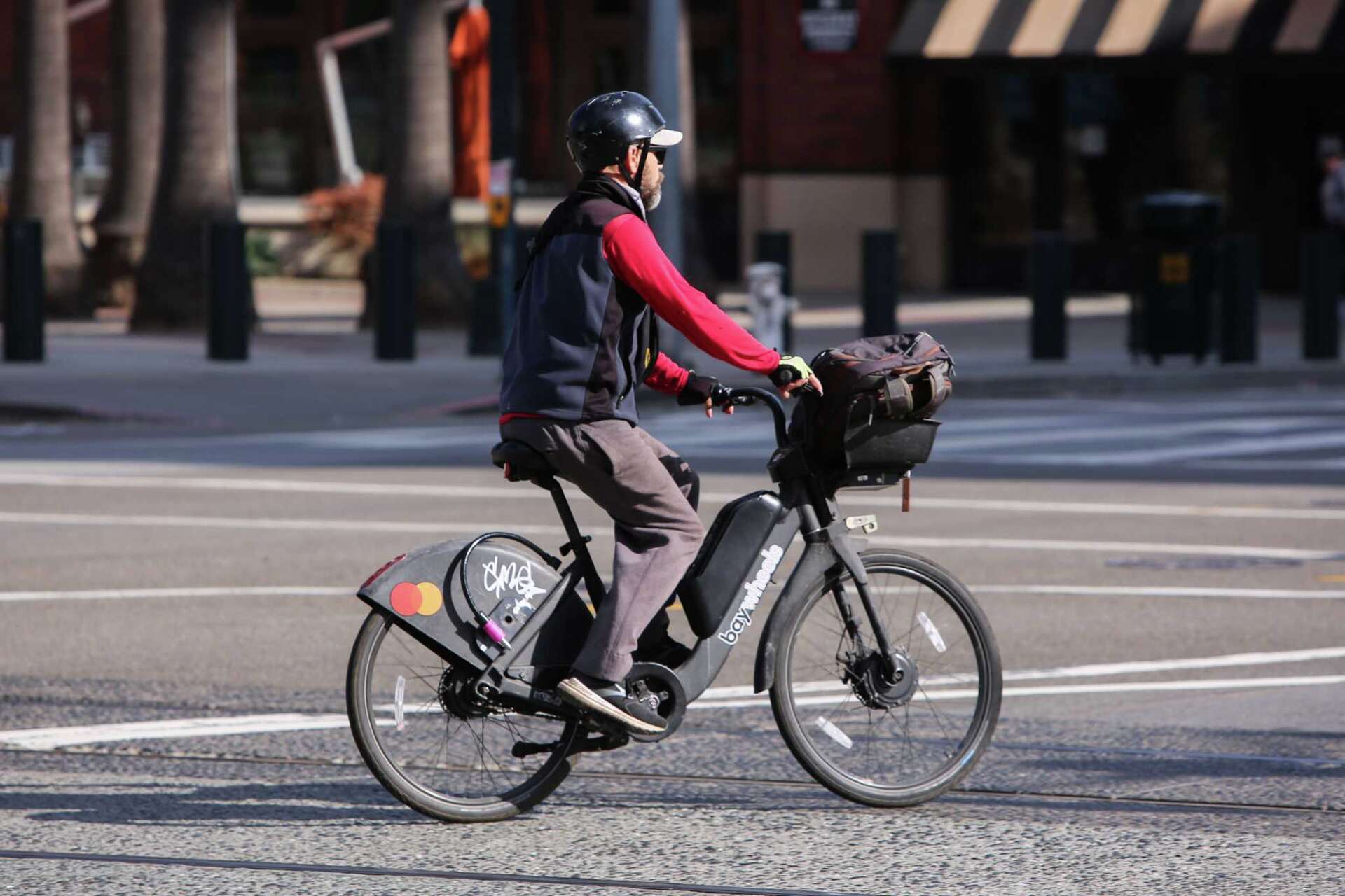 Lyft to lay off 1% of workforce, rework bike, scooter program