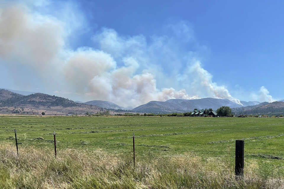 Winds push Sierra Valley's Bear Fire to 3,000 acres, no containment