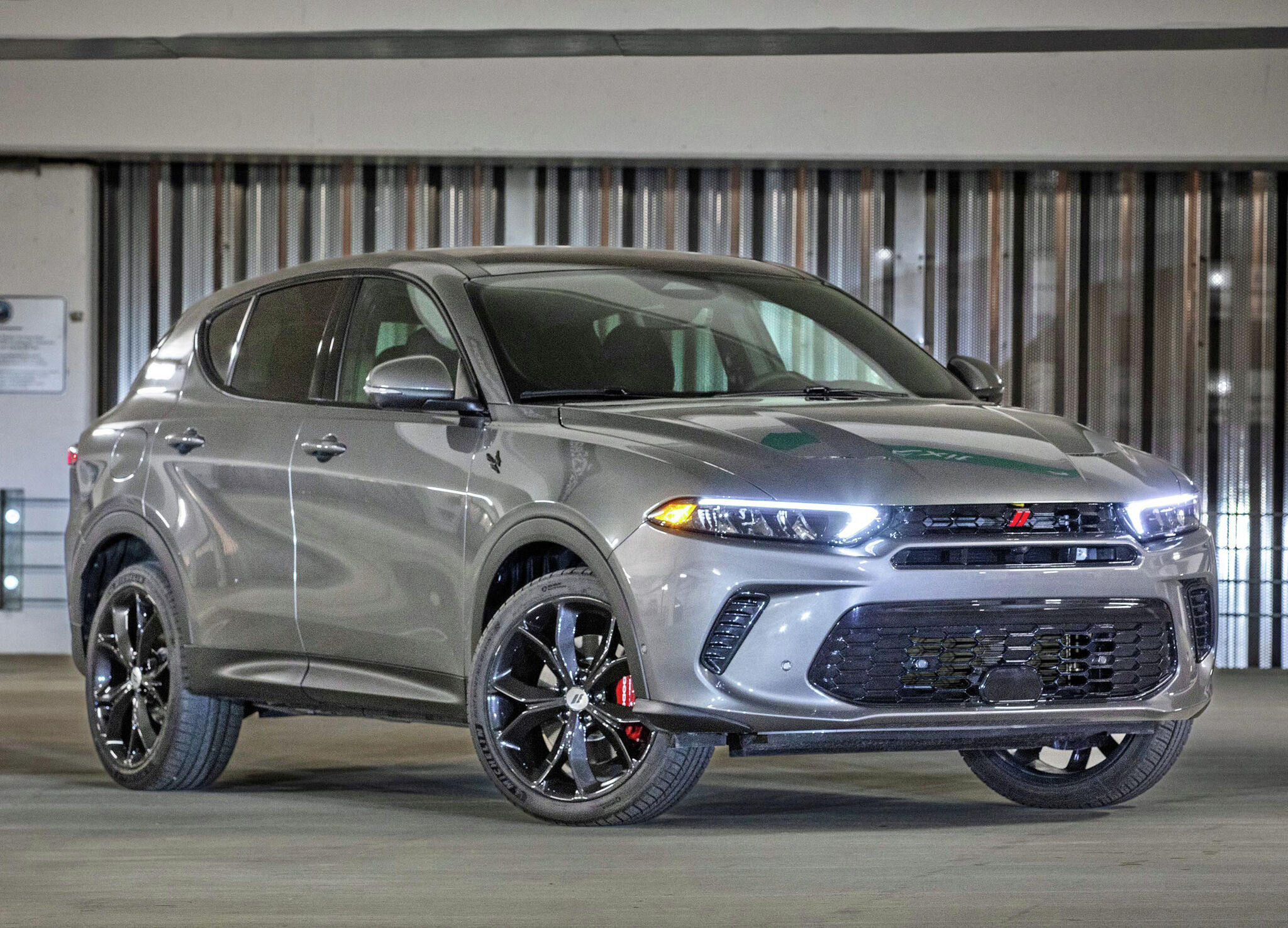 Dodge Hornet compact crossover offers style, performance, AWD