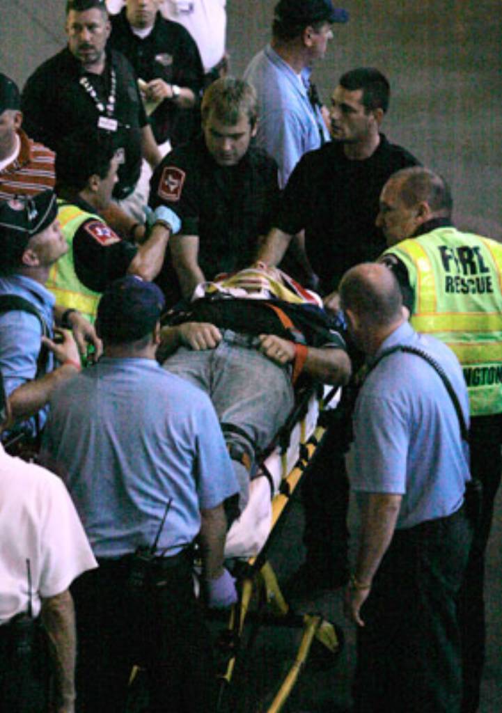 Texas Rangers fan hurt after fall from second deck