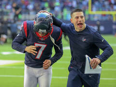 Texans coach Frank Ross is fired up for new NFL kickoff rules
