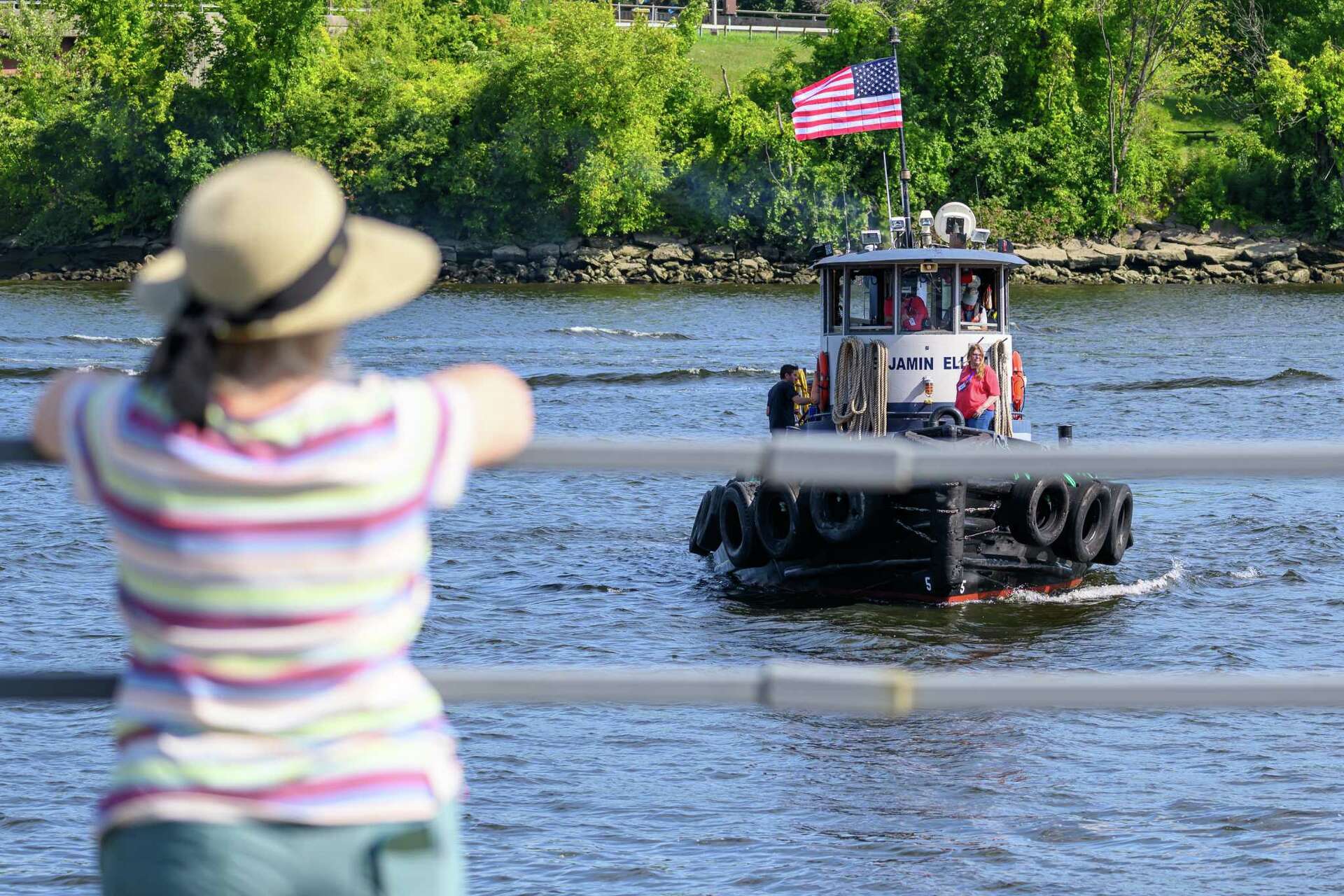 Photos: Tugboats parade up Hudson River for Waterford festival