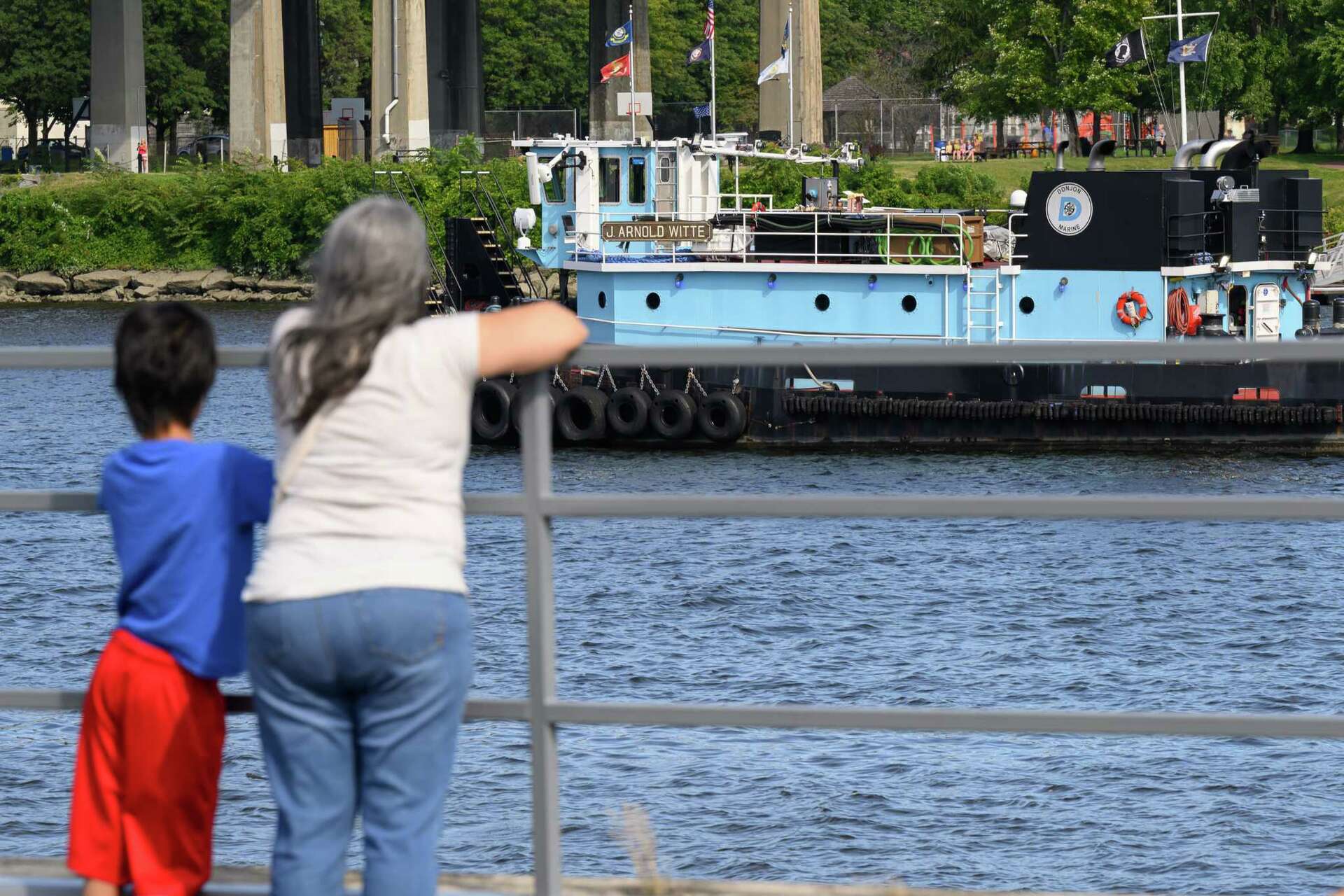 Photos: Tugboats parade up Hudson River for Waterford festival