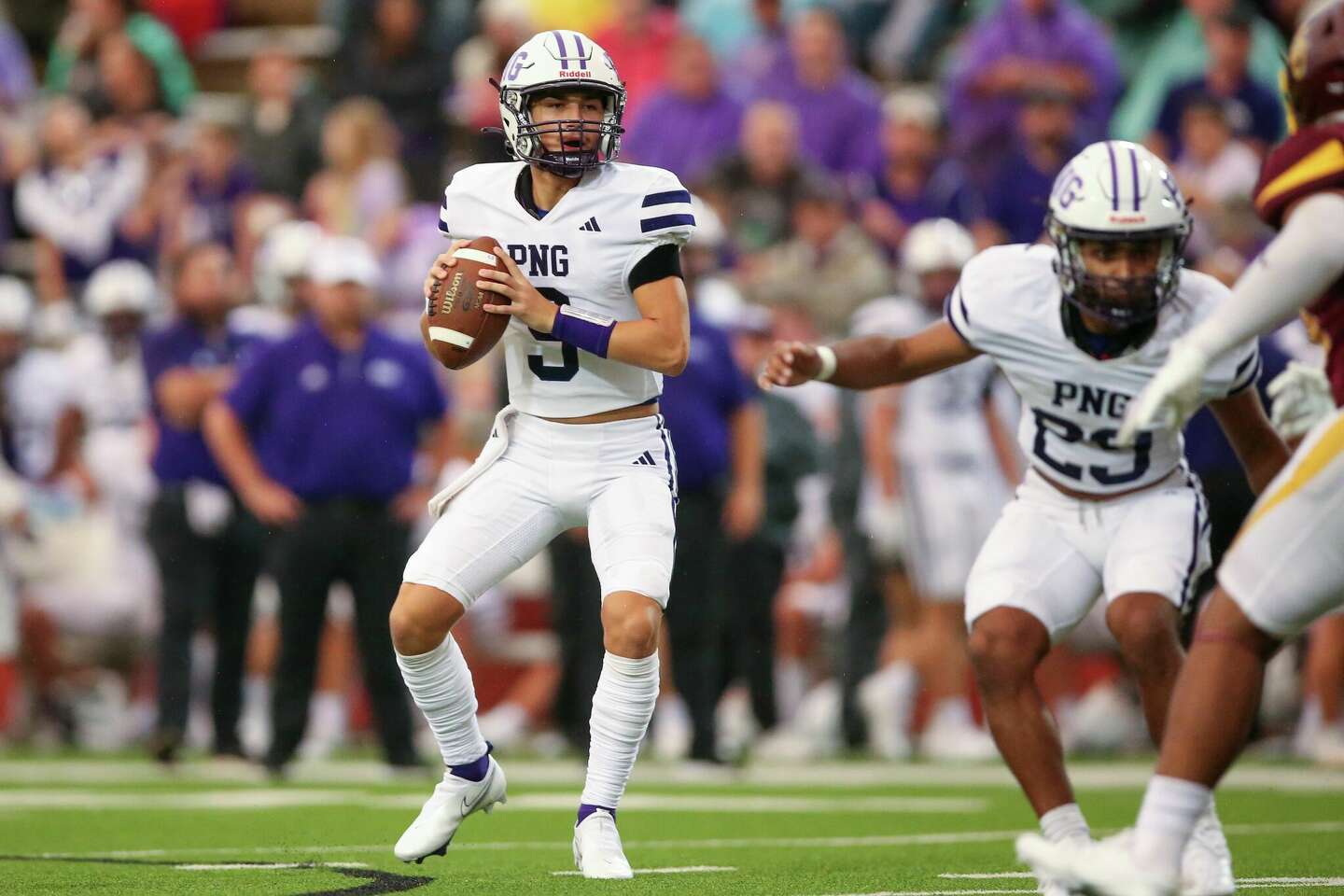 Port Neches-Groves football team is on a historic win streak