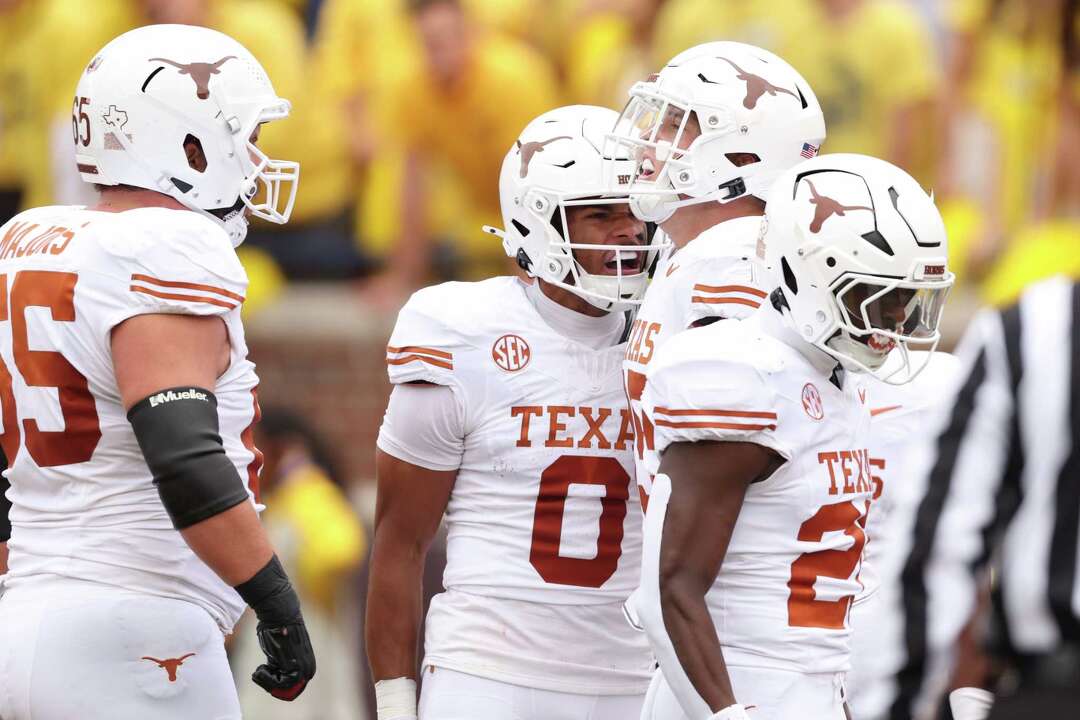 Texas football: Tight end Gunnar Helm stars in win over Michigan