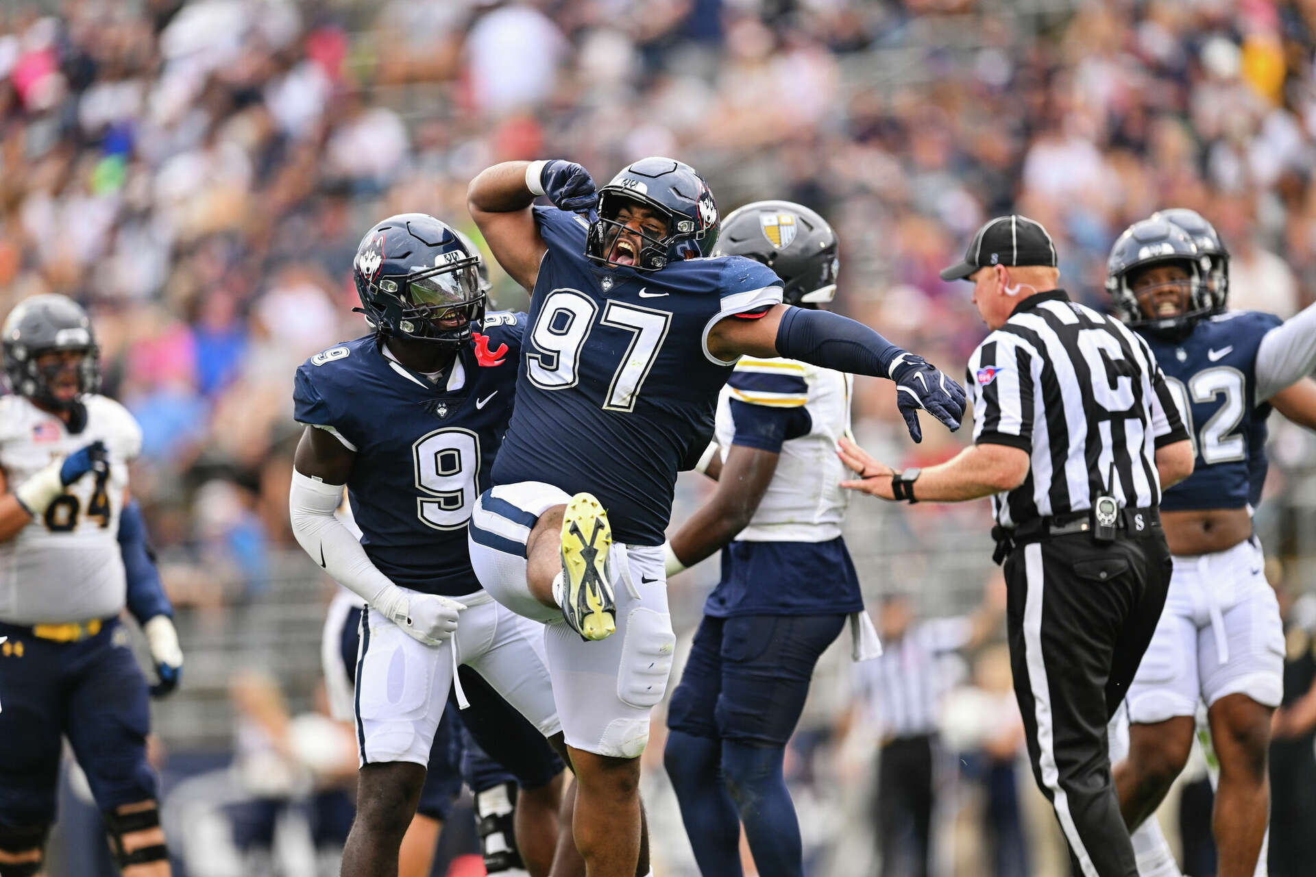 UConn QB Joe Fagnano leads Huskies to win in home opener