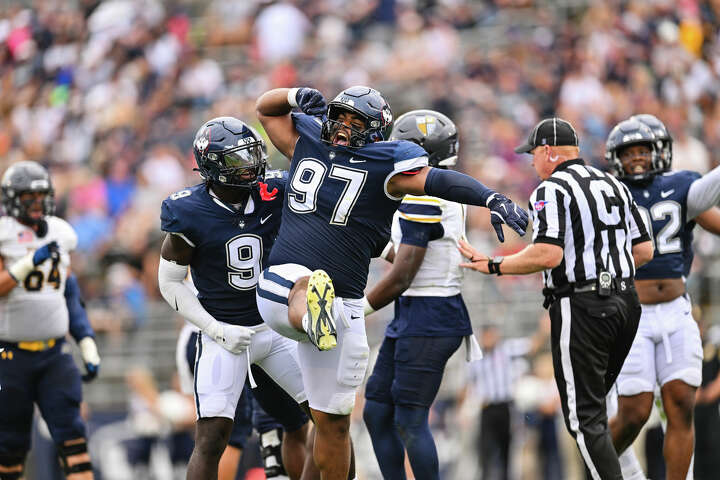 UConn QB Joe Fagnano leads Huskies to win in home opener