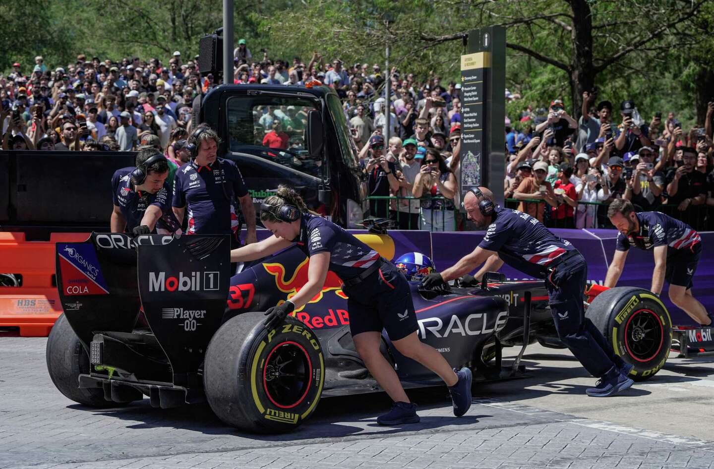 Red Bull Showrun brings F1 cars, racers to downtown Houston