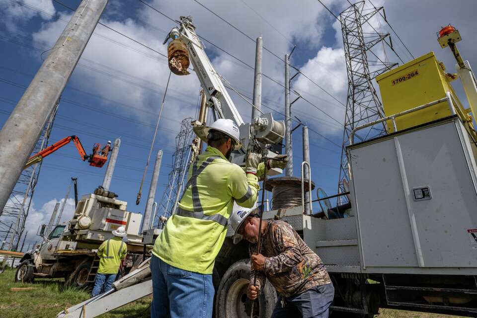 CenterPoint Energy preparing for tropical weather this week